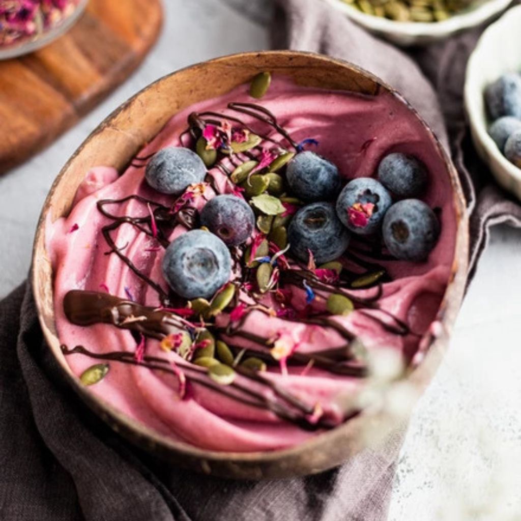 Raspberry Choco Smoothie Bowl – Coconut Bowls
