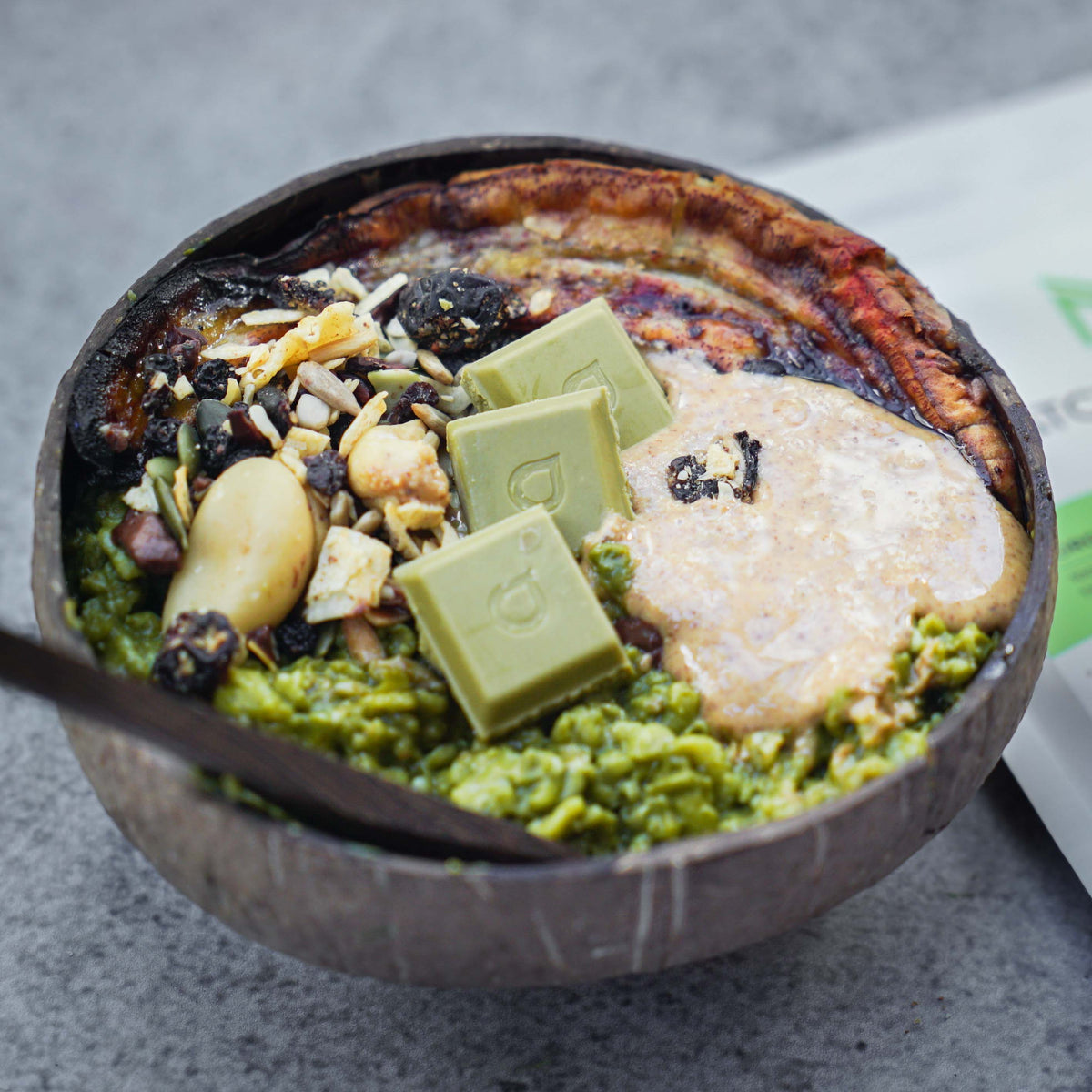 Matcha Banana Porridge – Coconut Bowls