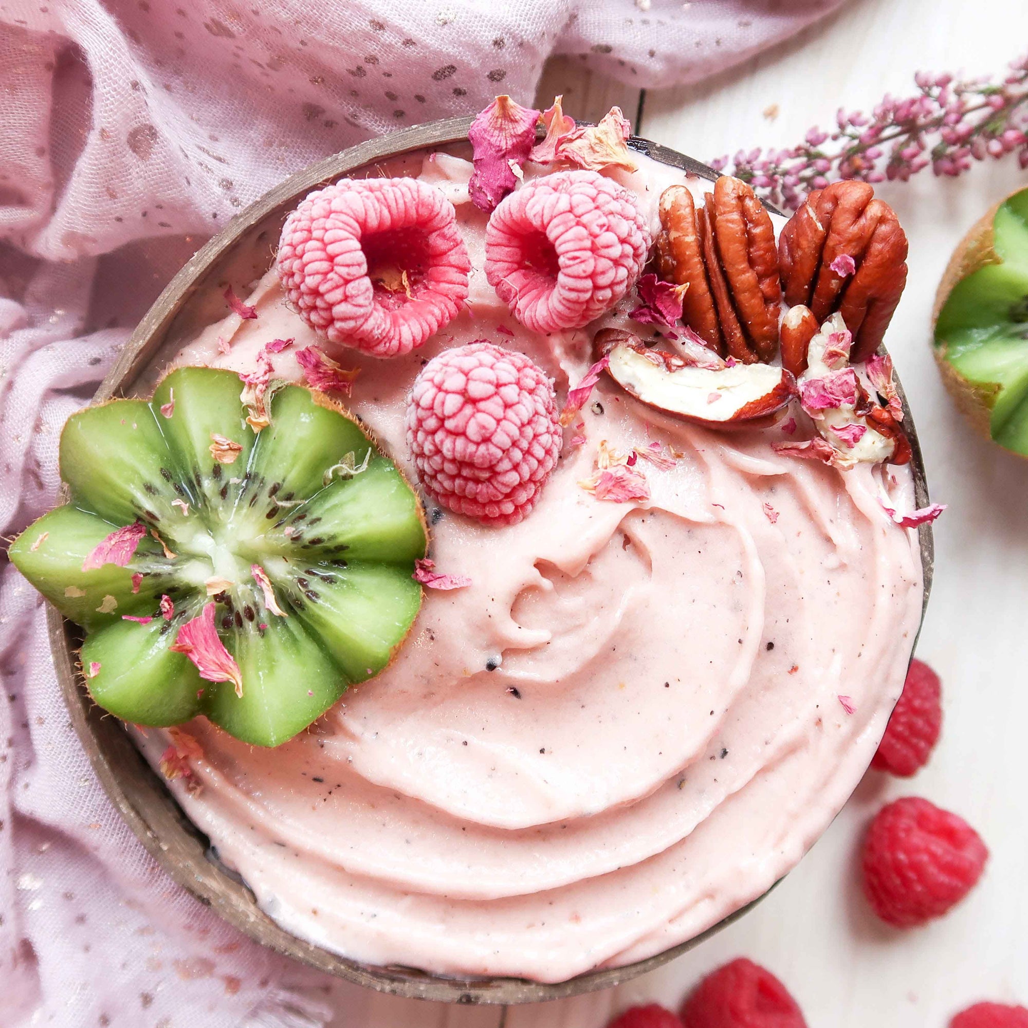 Pink Pastel Smoothie – Coconut Bowls